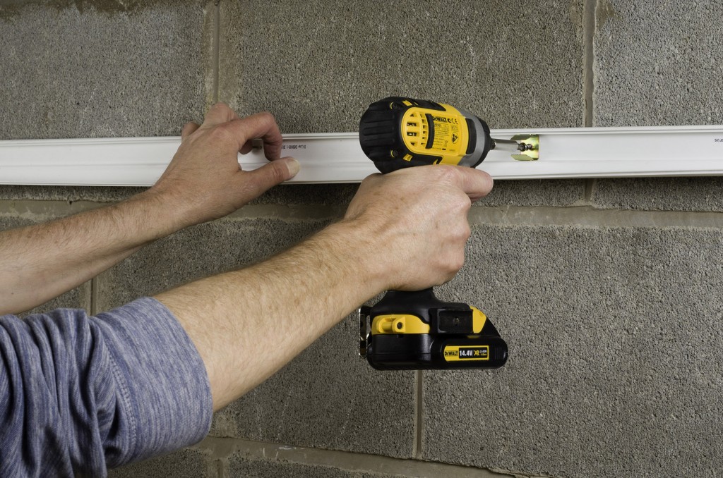 DeWalt Meeting Your Needs - Professional Electrician