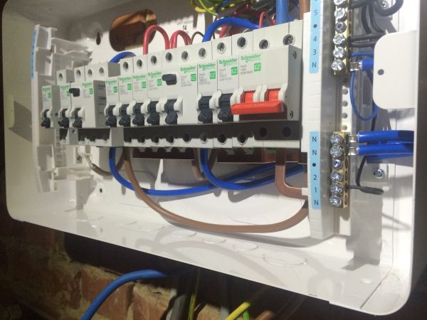 Product Test: Schneider Electric Easy9+ Consumer Unit - Professional ...