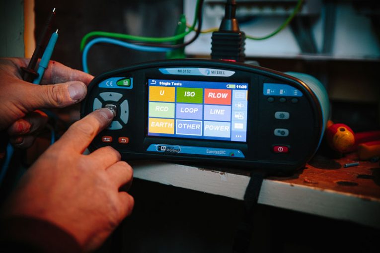 Product Test: Metrel MI 3152 - Professional Electrician