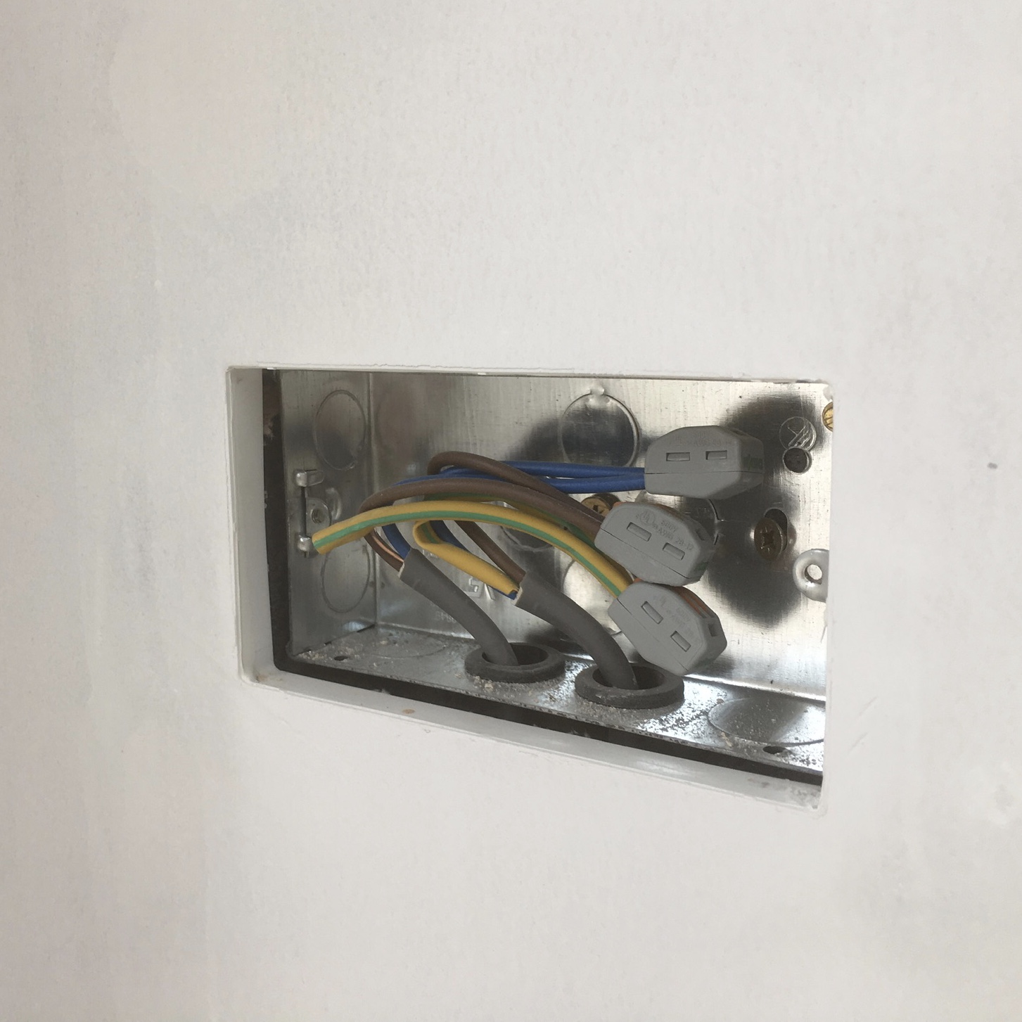 New Spotlight Bead & Socket by PC Products- Professional Electrician