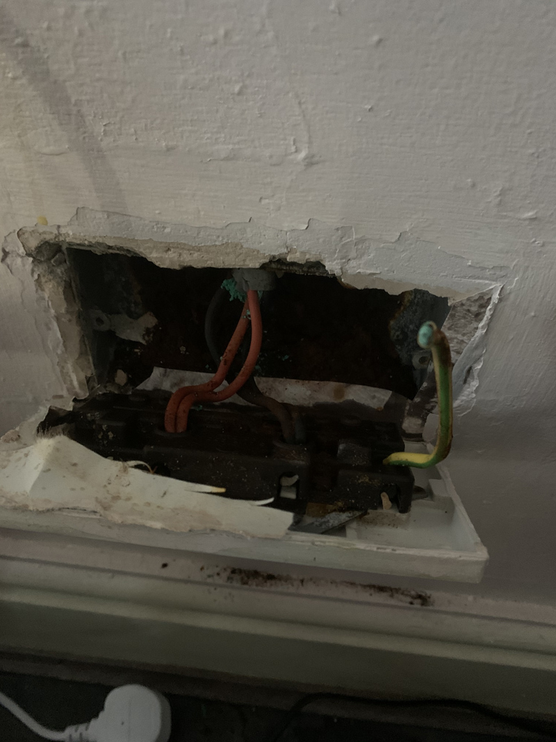 Codebreakers #28 - Professional Electrician