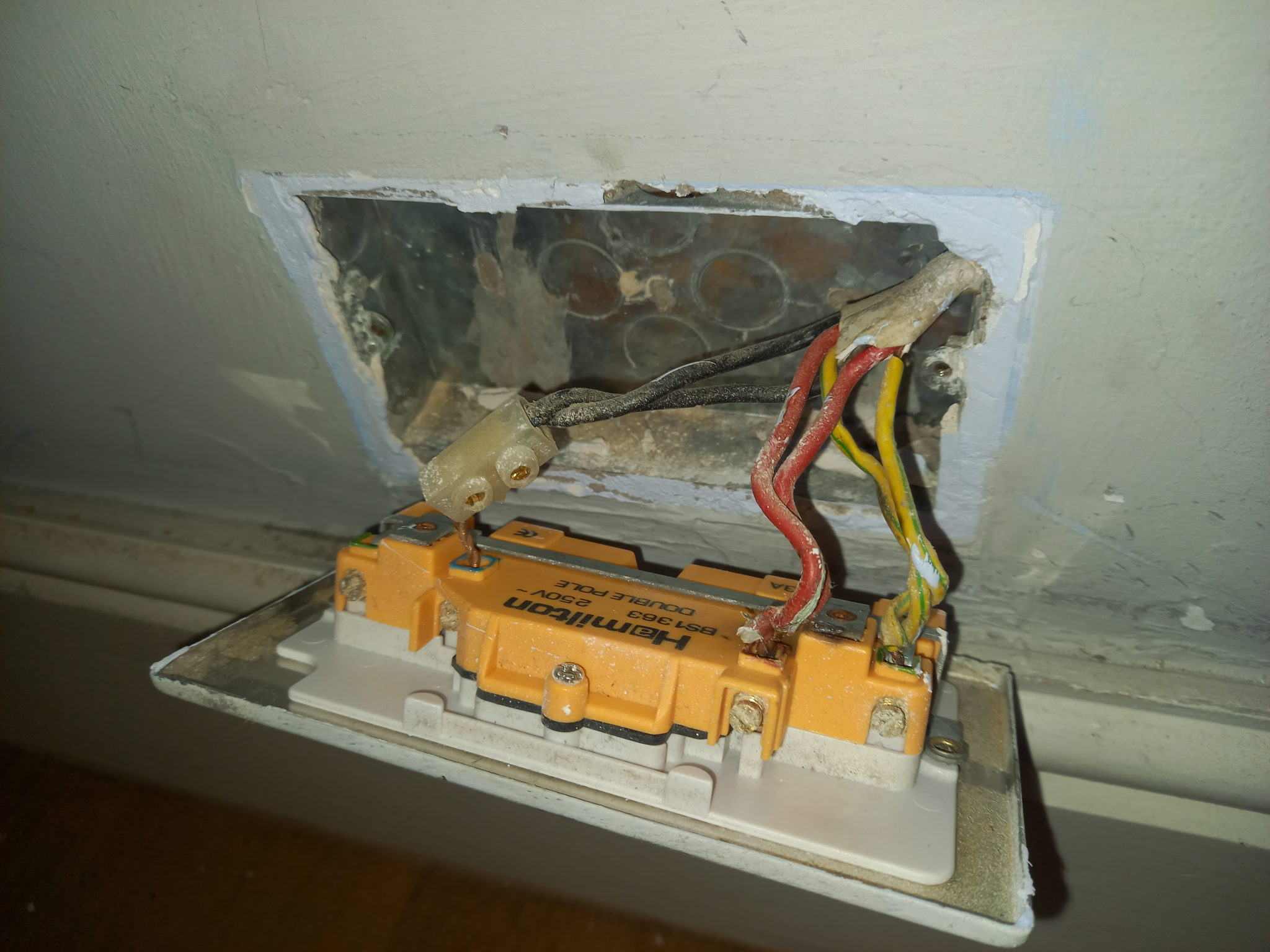 Codebreakers #36 - Professional Electrician