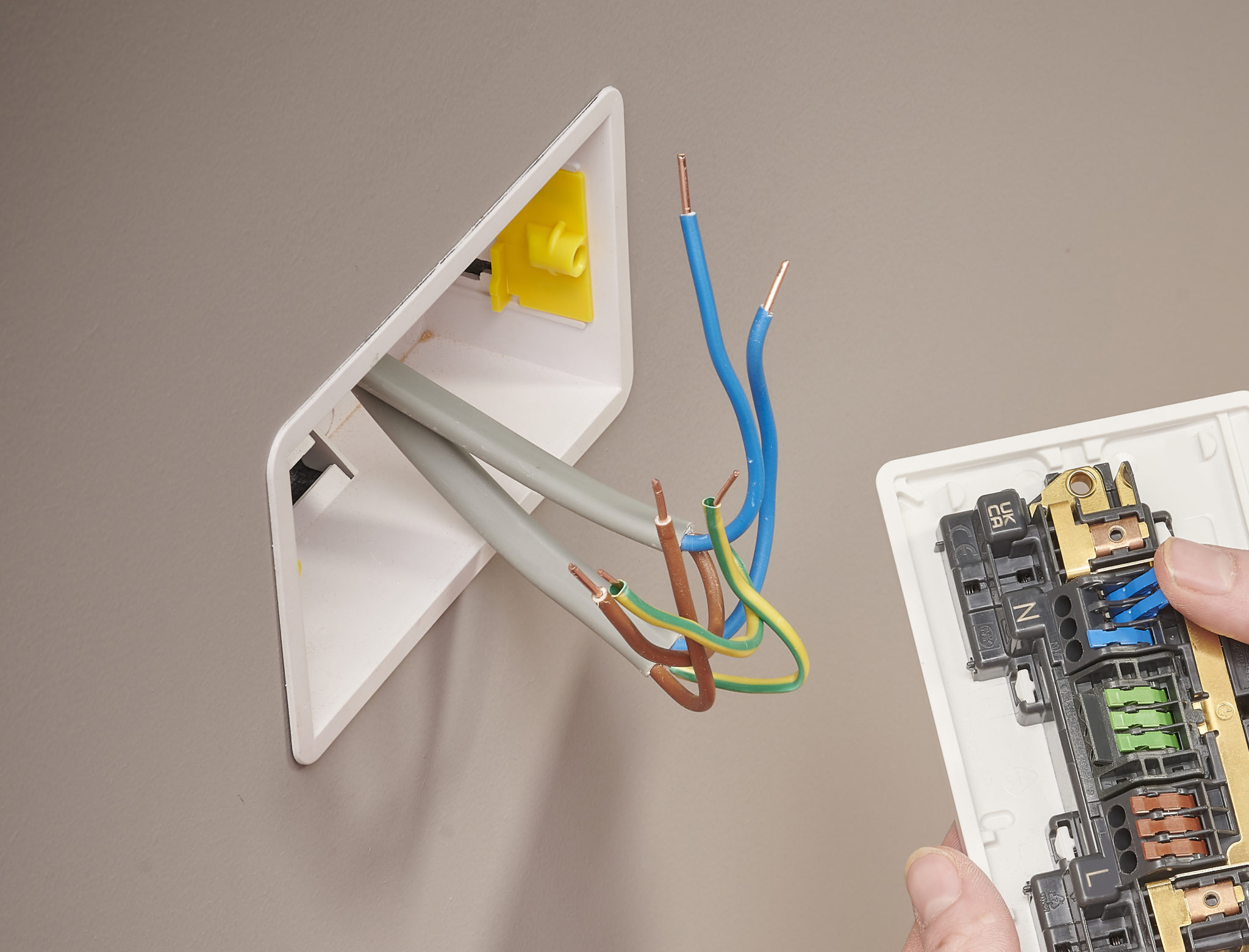 It's a Rapid Fix in six: Six steps on how to fit the Rapid Fix ...