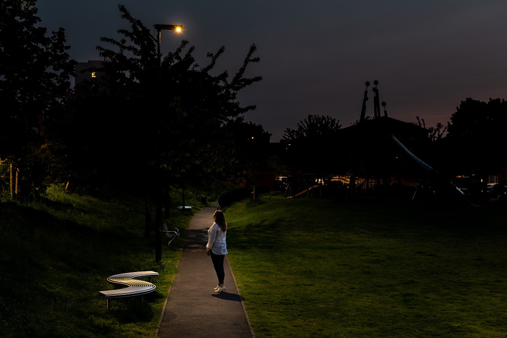 Solar grid-free streetlights help residents feel safer in Prospect Park ...