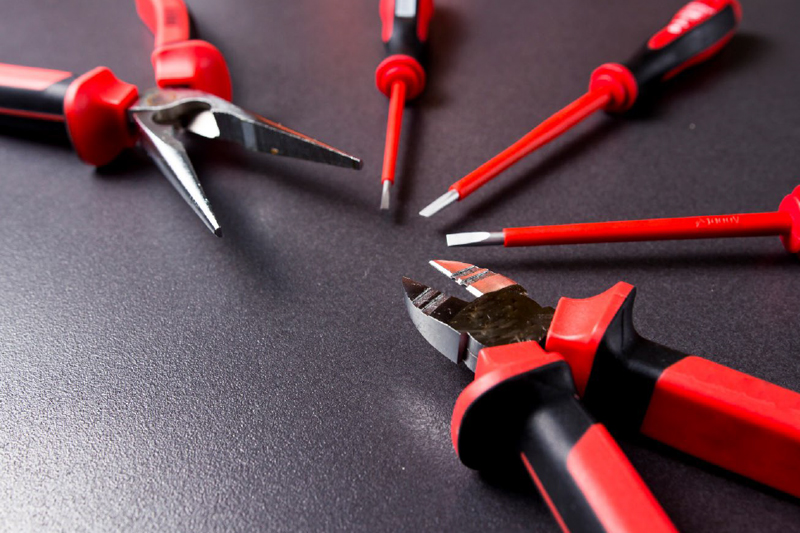 When is it necessary for an electrician to use insulated hand tools ...